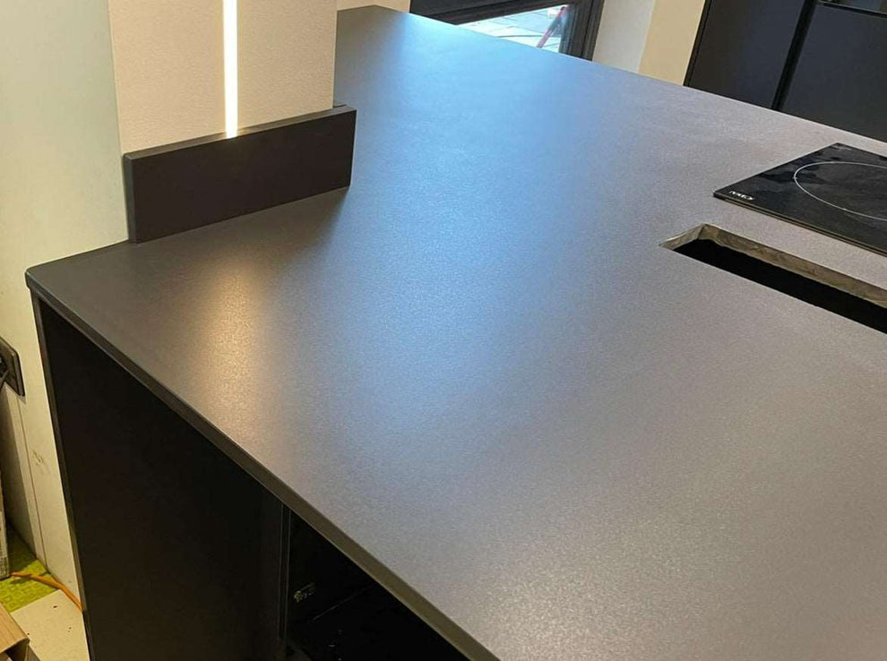 Dekton Domoos Plain Graphite Black Porcelain | Purple – purplegranite