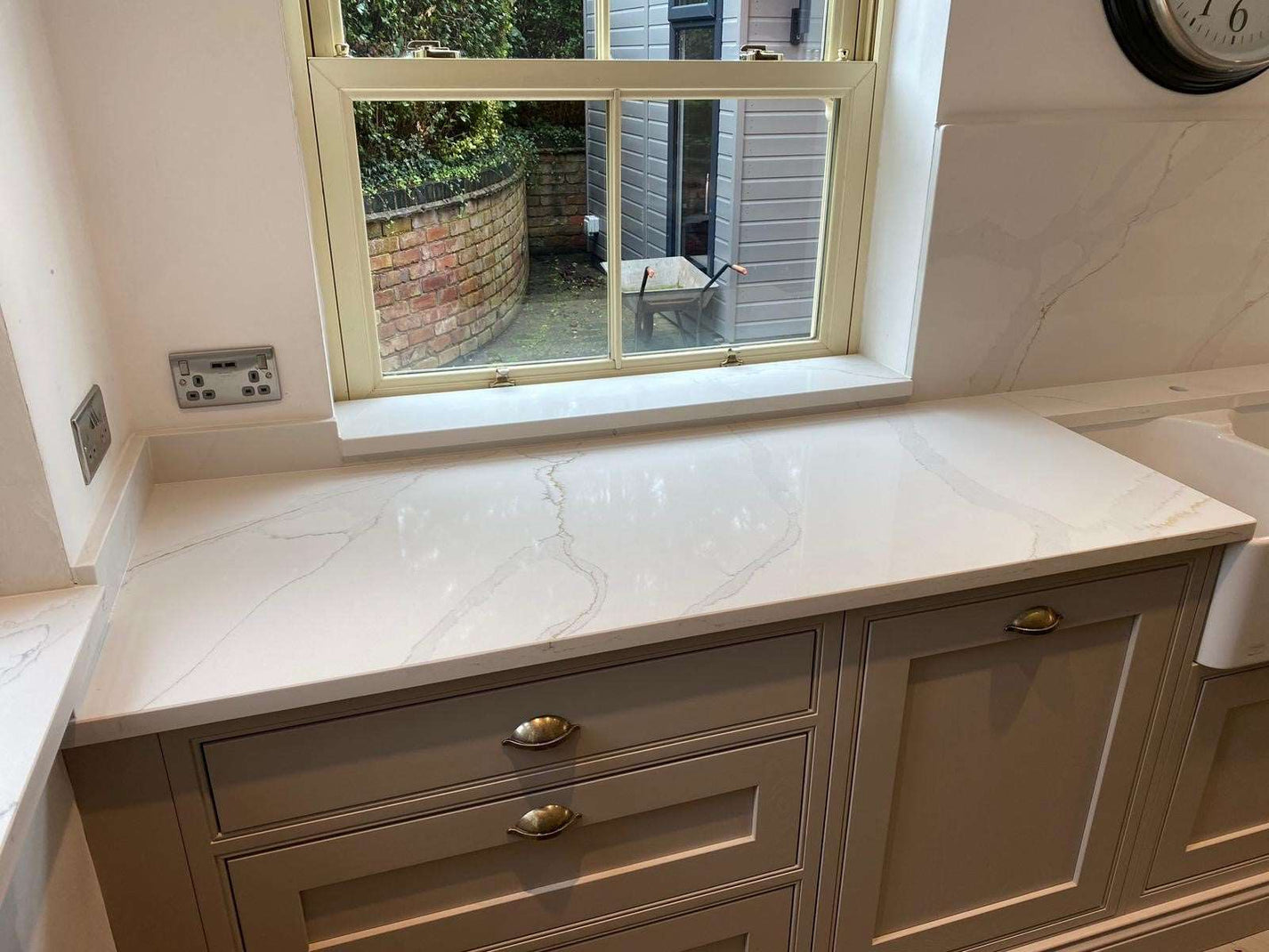 PQS Calacatta Platinum White Marble Effect Quartz | Purple – purplegranite